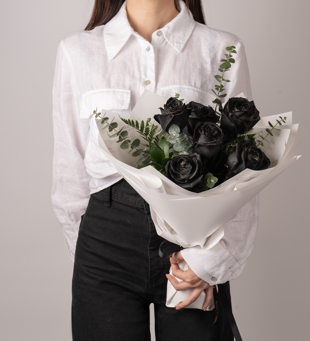 Collis – Black Rose Bouquet with Eucalyptus | Just Bloom Hong Kong