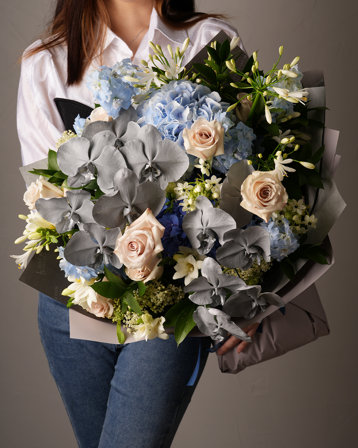 Harmony Blue and Nude Pink Flower Bouquet – Roses, Orchids & Hydrangeas ...